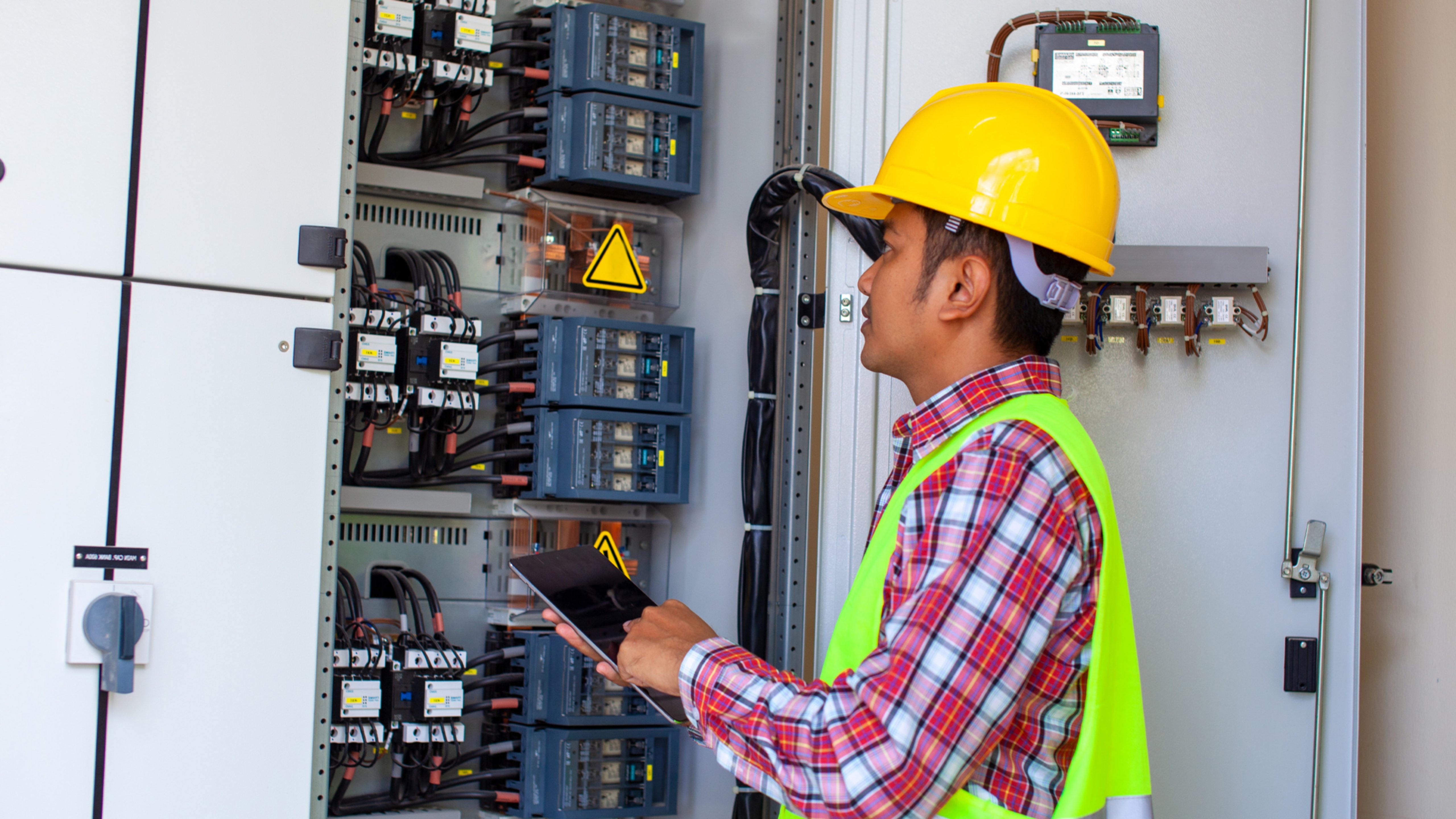 IoT Security: Hardware Root of Trust | Rockwell Automation