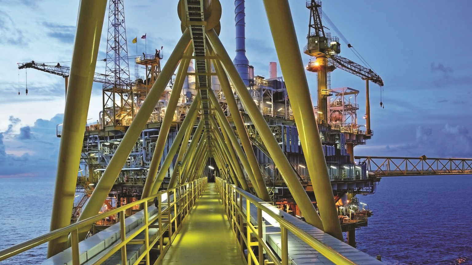 CENTERLINE 2100 Low Voltage Motor Control Center | Rockwell Automation | UA