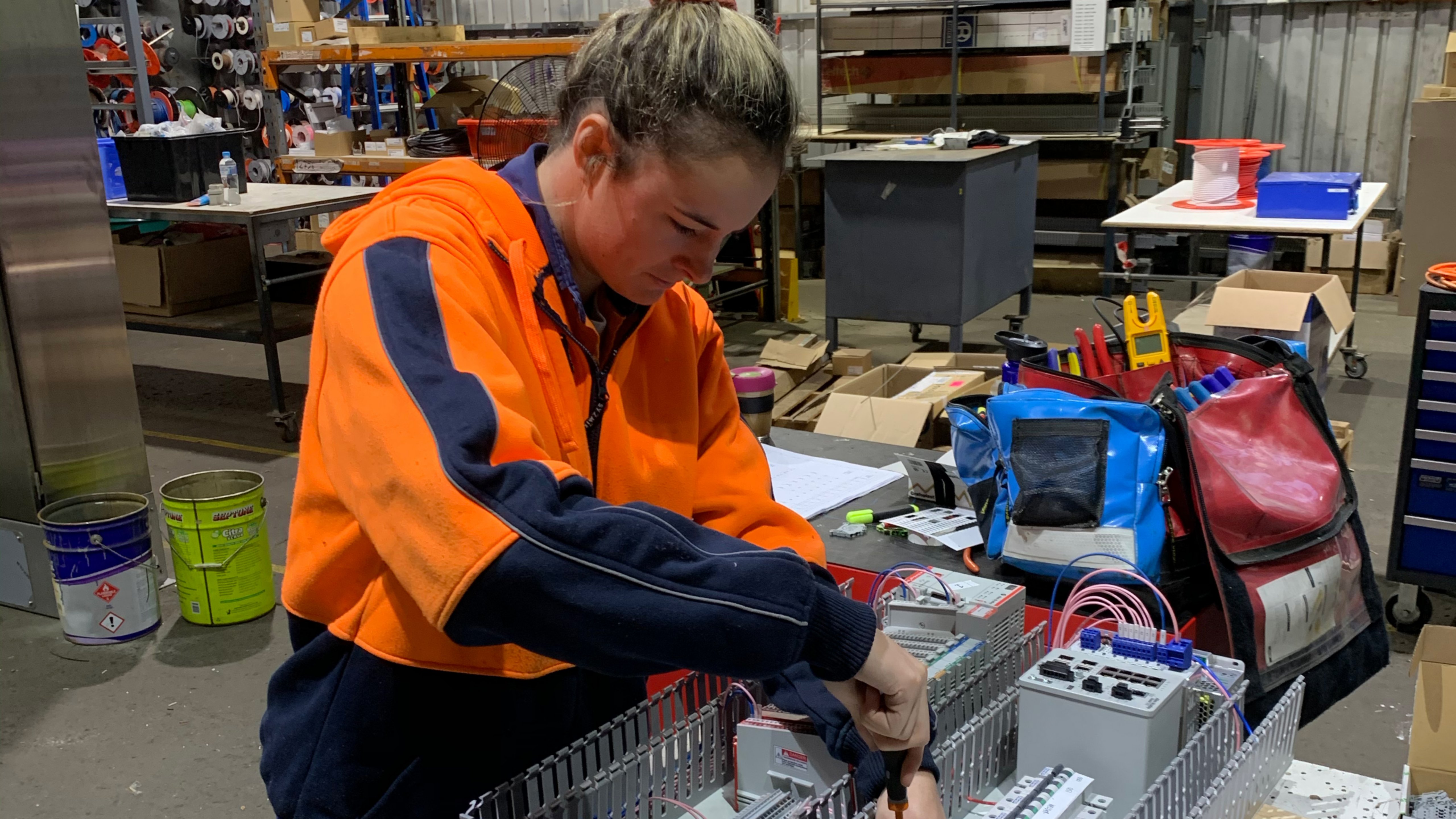 Pivot Production With Flexible Manufacturing | Rockwell Automation