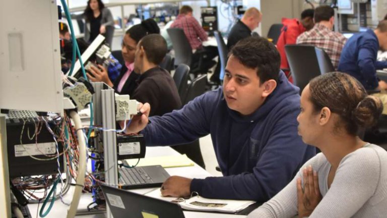 Academy of Advanced Manufacturing | Rockwell Automation | US