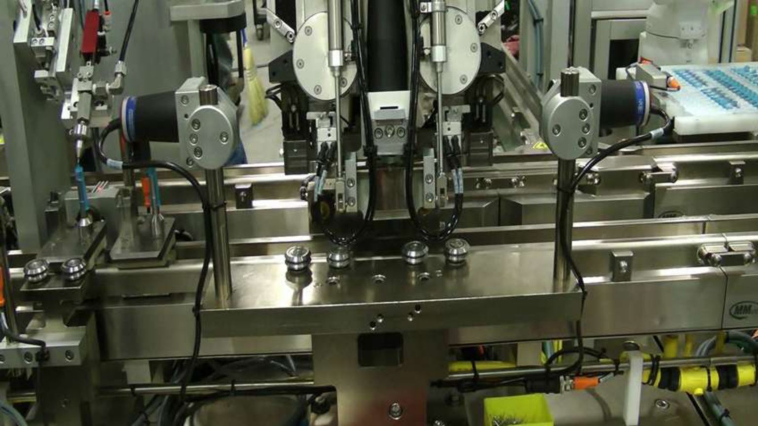 MagneMover LITE Intelligent Conveyor System | Rockwell Automation