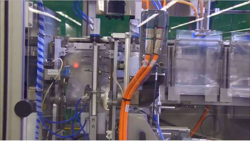 KHS K400 Machine Using iTRAK System | Rockwell Automation | US