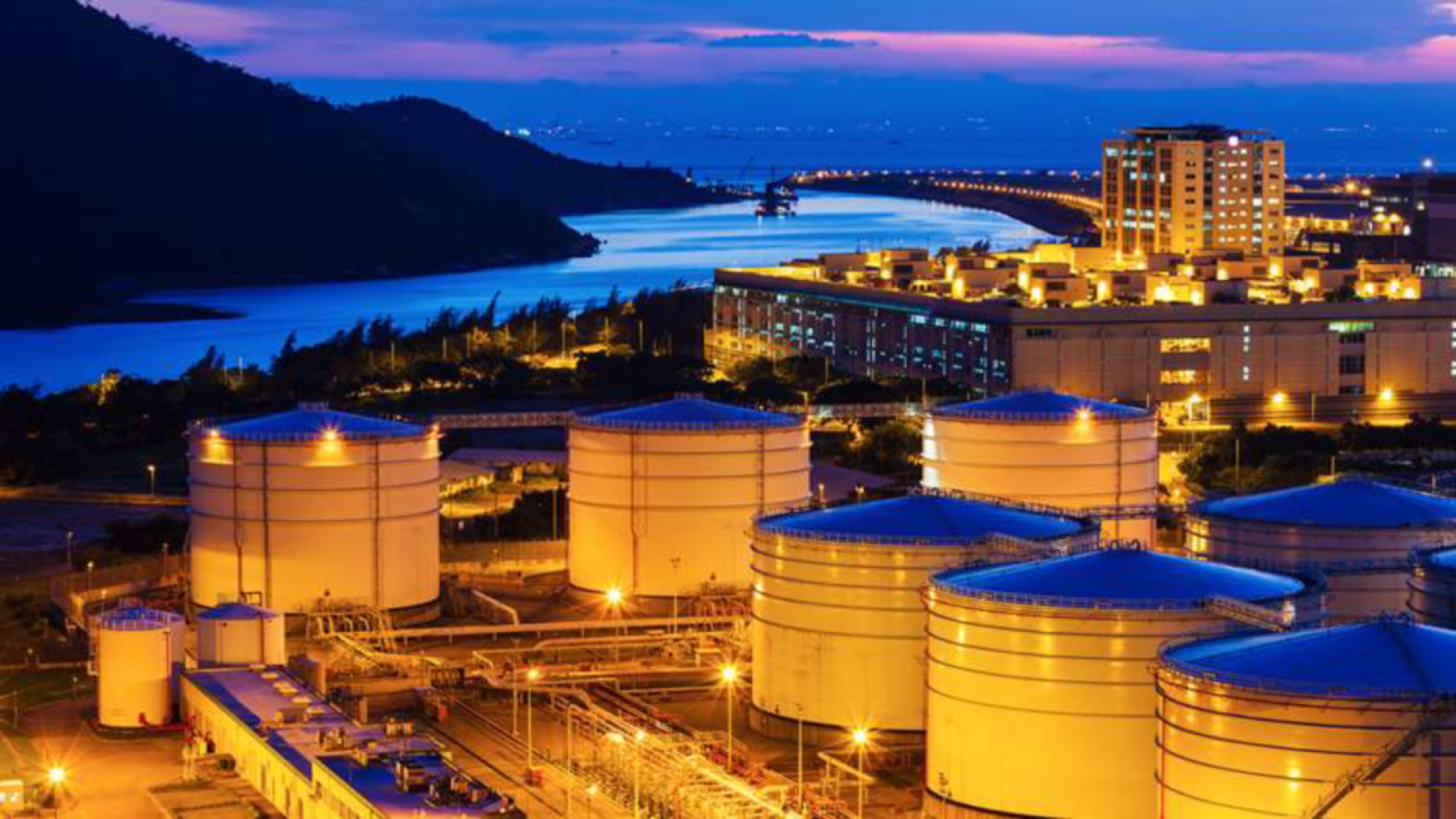 Automation Streamlines Operations for 250-Acre Oil Tank Farm | Rockwell ... Automation Streamlines Operations for 250-Acre Oil Tank Farm | Rockwell ...